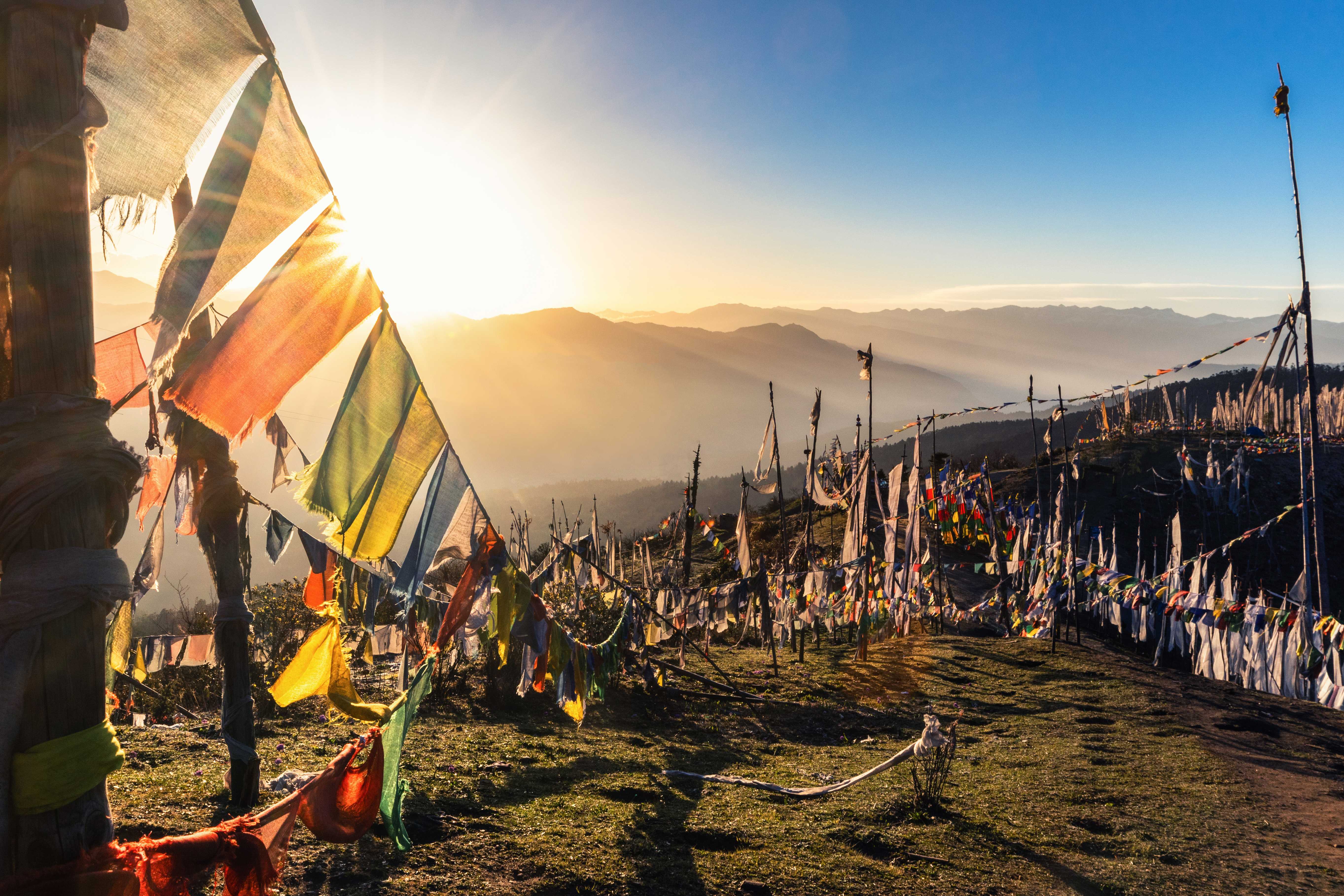 Stand at the highest pass of Bhutan, Chele La | Timbuktu Travel